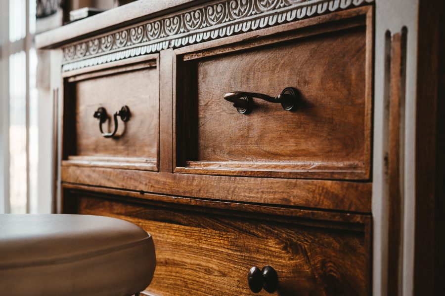 The Right and Wrong Ways to Dust Furniture - Amish Oak In Texas